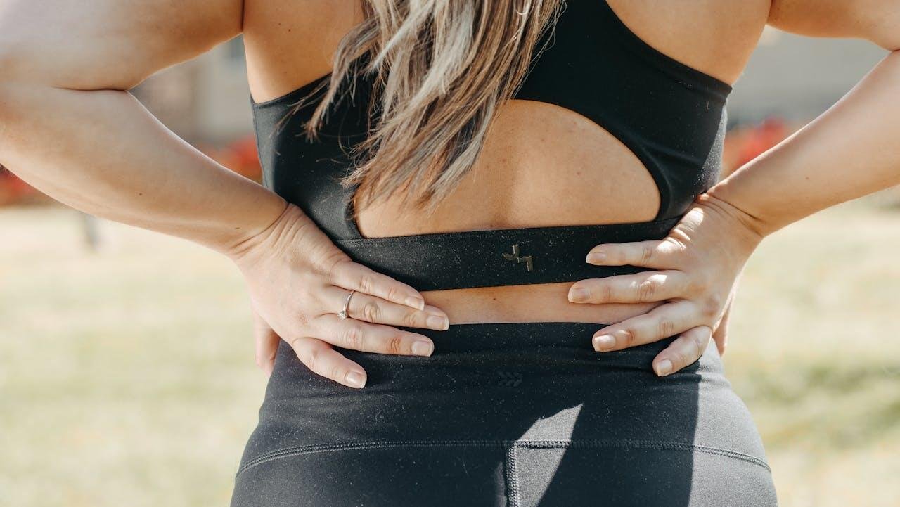 Stretches for Lower Back Pain at Work: The Ultimate Desk Guide ...